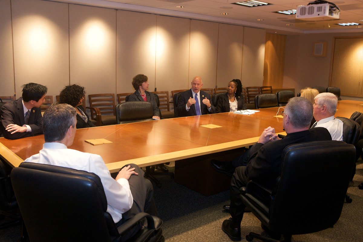 10 Presentation Tips To Improve Business Meetings 10-presentation-tips-to-improve-business-meetings